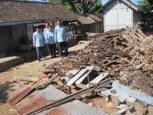 Los Pasar Nogosari ambruk - Espos.id