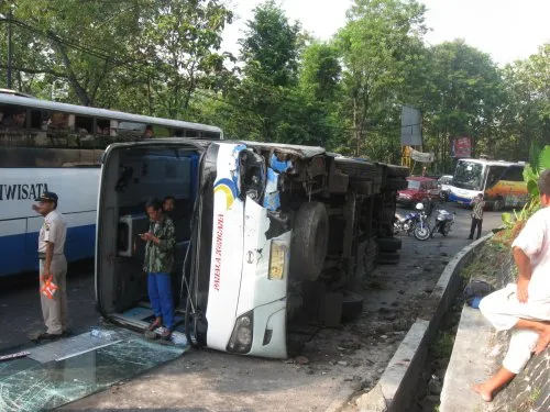 Jalur utama Wonogiri rawan kecelakaan, pemudik diminta waspada - Espos.id