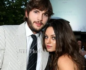 KABAR ARTIS : Selamat! Ashton Kutcher dan Mila Kunis Telah Menikah - Espos.id | Espos Indonesia ...