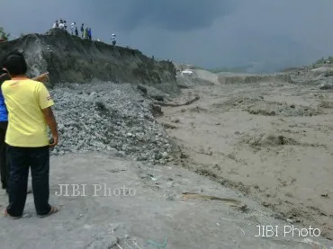 LAHAR HUJAN MERAPI : Truk Terseret Lahar Ditemukan Rusak Berat - Espos.id