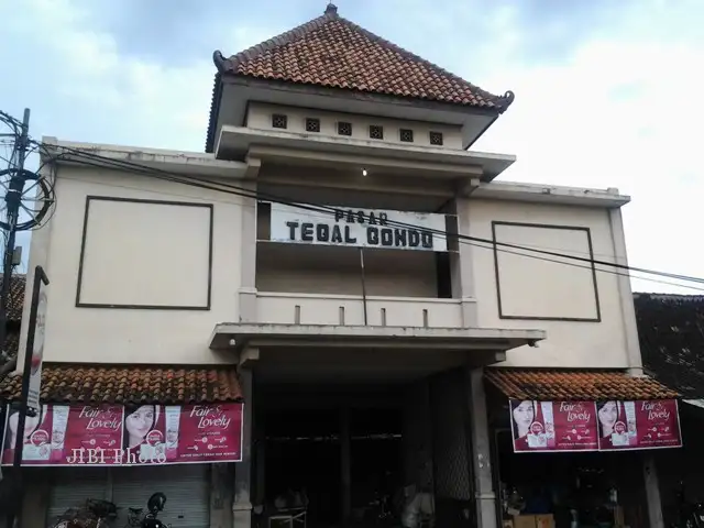 PASAR TEGAL GONDO: Ramai Dikunjungi Warga 3 Kabupaten... - Espos.id