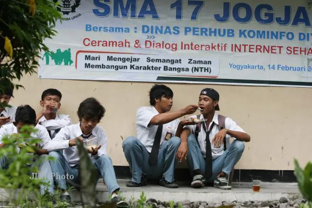 MENIKMATI WAKTU ISTIRAHAT - Espos.id | Espos Indonesia dari Solo untuk Indonesia