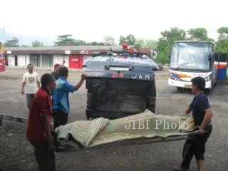 Diduga Sakit, Penumpang Bus Ditemukan Meninggal - Espos.id