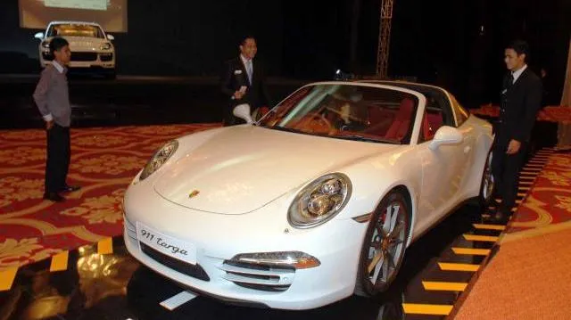 FOTO MOBIL TERBARU : Porsche Kenalkan Model Convertible - Espos.id