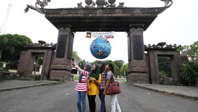 Ini Sederet Bahaya Foto Selfie! - Espos.id | Espos Indonesia dari Solo ... Ini Sederet Bahaya Foto Selfie! - Espos.id | Espos Indonesia dari Solo ...
