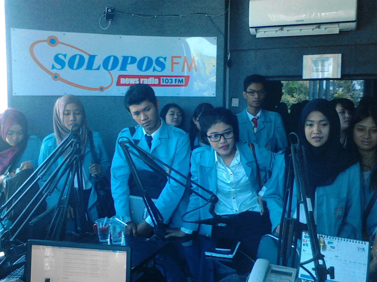 FOTO KUNJUNGAN MEDIA : Belajar Jurnalistik, Mahasiswa D-III Public ...