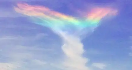 FENOMENA ALAM : Pelangi Api Langka Muncul di Langit AS - Espos.id