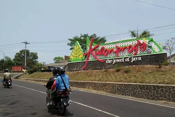 Kulonprogo "The Jewel of Java" Menarik Perhatian di Tepi Jalan Jogja ...