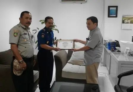 KUNJUNGAN MEDIA : BPBD Solo Anugerahi Piagam Penghargaan untuk Solopos ...