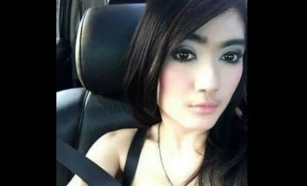 SENSASI ARTIS : Revi Mariska Ngaku Sudah Bersuami dan Beranak Banyak - Espos.id