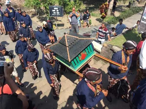 Tradisi Nawu Sendang Seliran Menarik Wisatawan - Espos.id