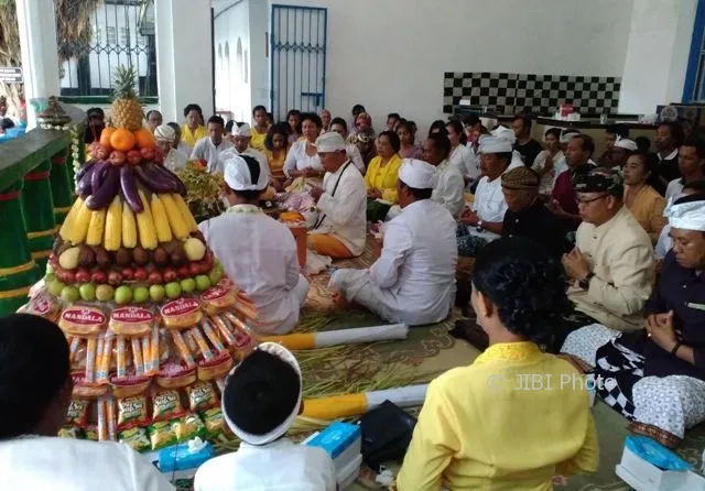 Jelang Hari Raya Nyepi, Umat Hindu Soloraya Medhak Tirta di Pengging ... Jelang Hari Raya Nyepi, Umat Hindu Soloraya Medhak Tirta di Pengging ...