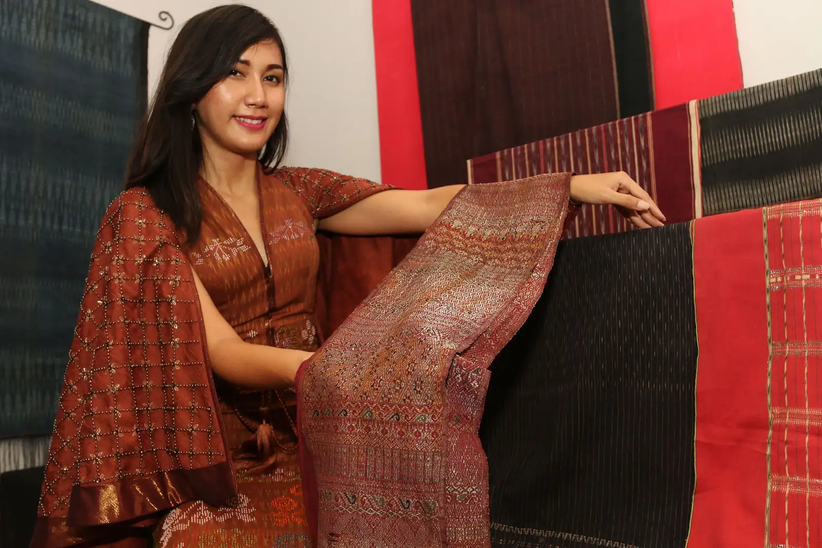 WISATA INDONESIA : Ini Ulos Incaran Turis Asing - Espos.id