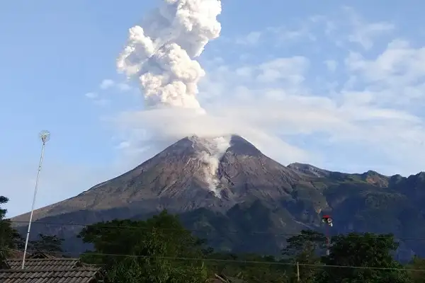 Awas Banjir Lahar! Gunung Merapi Kembali Luncurkan Awan Panas - Espos.id