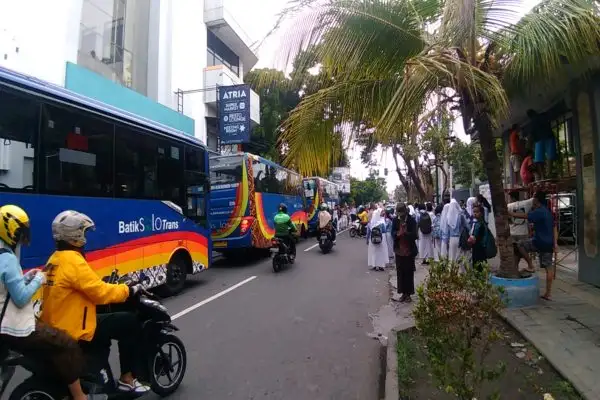 Hari Ini, Bus BST Kembali Layani Jalan Belakang Kampus UNS hingga Taman ...