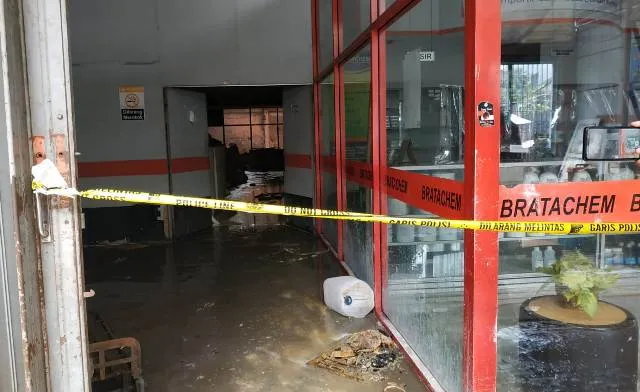 Api Muncul Lagi Saat Olah TKP Kebakaran Toko Kimia Bratachem Solo ...