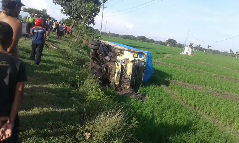 Kronologi Kecelakaan Maut Xenia dan Truk Adu Banteng di Sragen - Espos.id