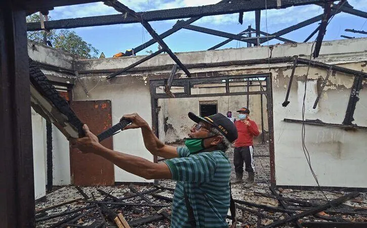 Kakek Supomo Wonogiri Selamat dari Rumah Terbakar Gegara Lilin - Espos.id