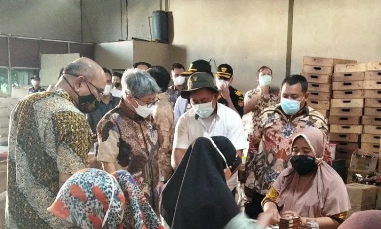 Dana Bagi Hasil Cukai Bisa untuk Beli Mesin Pembuat Rokok di KIHT Kudus - Espos.id | Espos ...