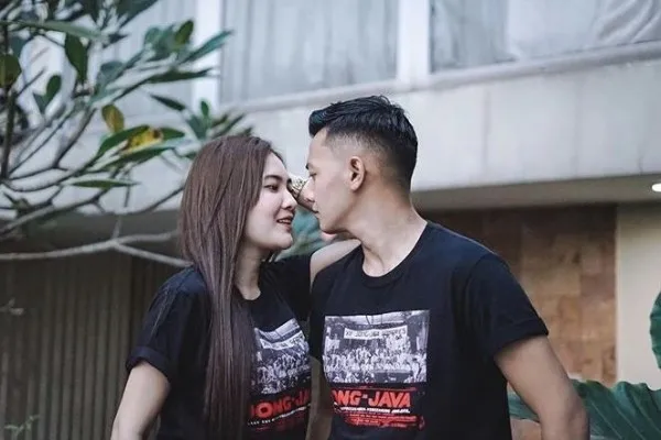 Nella Kharisma dan Dory Harsa Nantikan Kelahiran Buah Hati - Espos.id