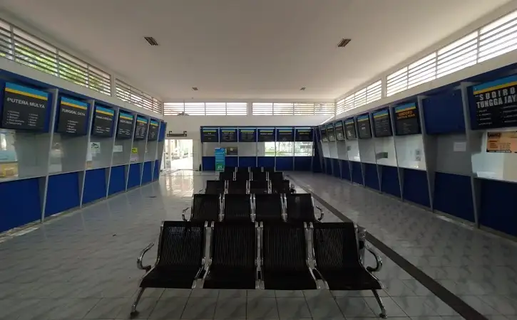 Hari Pertama Larangan Mudik, Terminal Wonogiri Sepi, Warung-Warung ...
