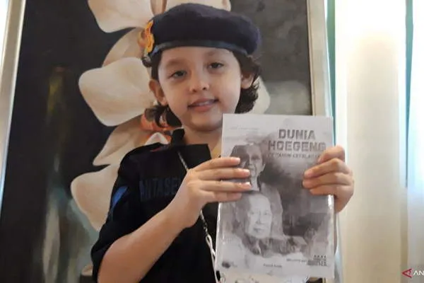 Keluarga Luncurkan Buku tentang Hoegeng, Sosok Langka Soal Kejujuran ... Keluarga Luncurkan Buku tentang Hoegeng, Sosok Langka Soal Kejujuran ...