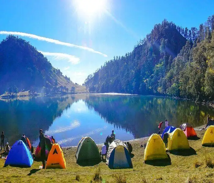 Melihat Keindahan 5 Danau di Gunung Semeru yang Saat Ini Erupsi - Espos.id