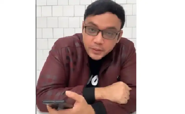 Profil Sandy Tumiwa, Sosok Artis Pelapor Ustaz Khalid Basalamah - Espos.id