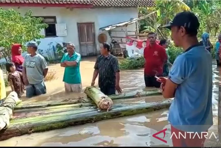 Ponpes dan Ratusan Rumah di Jember Kebanjiran, Begini Kondisinya - Espos.id