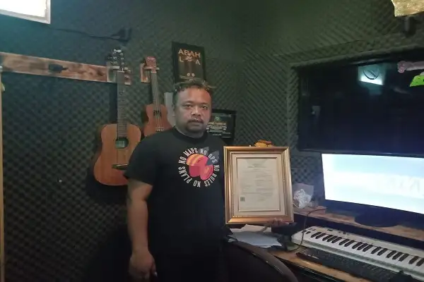Begini Perjalanan Karier Abah Lala, Pencipta Lagu Ojo Dibandingke yang ...