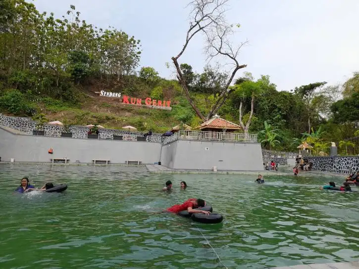 Asal-usul dan Mitos Sendang Kun Gerit, Hidden Gem di Gemolong Sragen - Espos.id