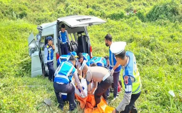 Kronologi Kecelakaan Maut di Tol Semarang-Batang sebabkan 7 Orang Meninggal - Espos.id
