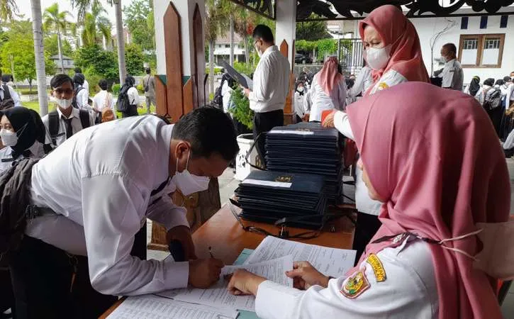 Ini Makna Baju Hitam-Putih dalam Pengangkatan 495 PNS Baru Pemkab Boyolali - Espos.id