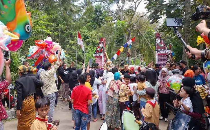 Doa Kemakmuran di Balik Tradisi Rebutan Cendol di Desa Banyuanyar Boyolali - Espos.id