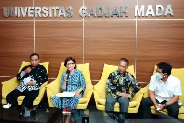 Akui Format Tulisan Berbeda, Rektor UGM Tegaskan Ijazah Jokowi Asli - Espos.id