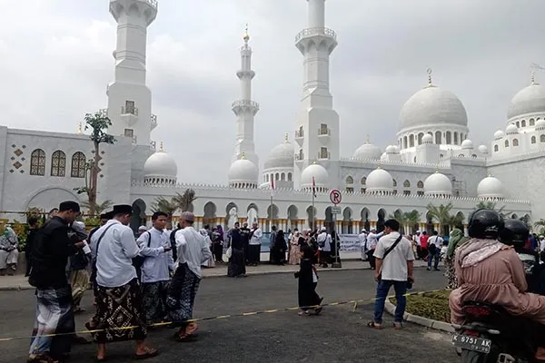 Dikelola Profesional, Masjid Sheikh Zayed Solo akan Jadi Masjid ... Dikelola Profesional, Masjid Sheikh Zayed Solo akan Jadi Masjid ...