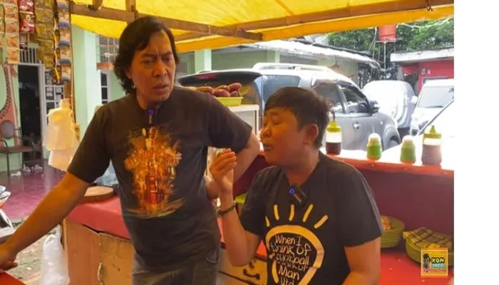 Komedian Adul Jualan Pecel Lele, Begini Kisahnya - Espos.id