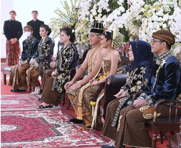 Prosesi Pernikahan Adat Jawa Manten & Ngunduh Mantu, Ini Penjelasan Lengkapnya - Espos.id