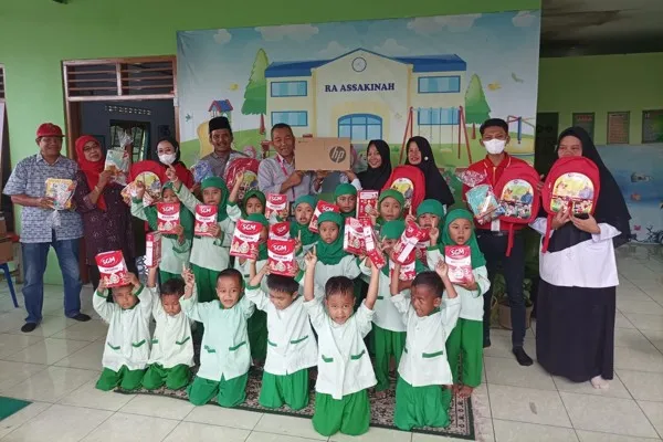 Dukung Generasi Maju, SGM dan Alfamart Bantu 5.000 Anak PAUD di ... Dukung Generasi Maju, SGM dan Alfamart Bantu 5.000 Anak PAUD di ...