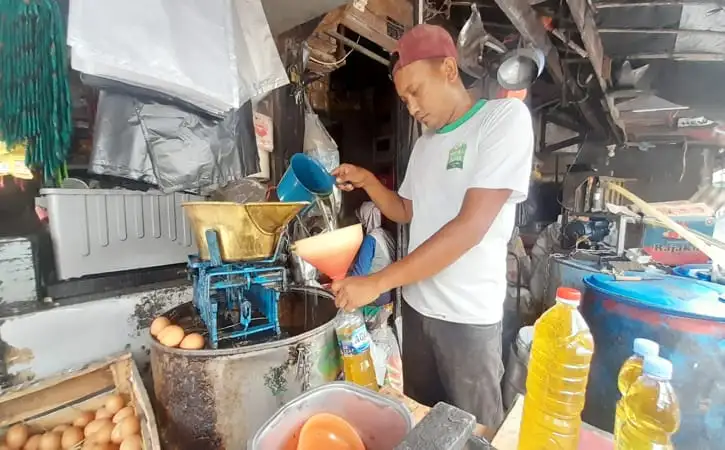 Awal Tahun 2023, Harga Migor Curah di Pasar Wonogiri Sesuai HET - Espos.id
