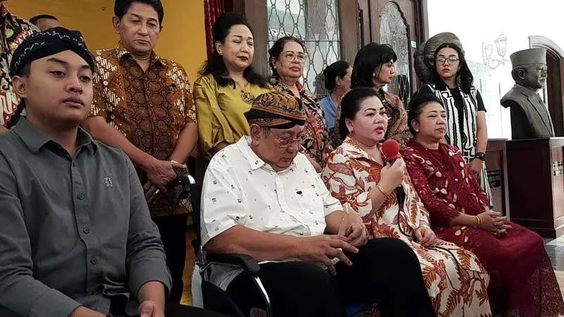 Momen GKR Pakoe Boewono Potong Paparan Gusti Moeng, Tegaskan Dirinya Permaisuri - Espos.id