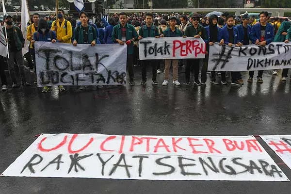 Menko Perekonomian: Pemerintah Hormati Keputusan MK Soal UU Cipta Kerja ... Menko Perekonomian: Pemerintah Hormati Keputusan MK Soal UU Cipta Kerja ...