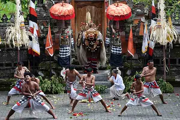 Pertunjukan Tari Barong dan Keris, Kesenian Tradisional Andalan Wisata di Bali - Espos.id