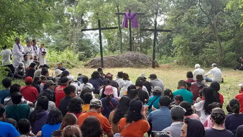 Hayati Jalan Salib, Ratusan Umat Katolik Padati Gunung Gandul Wonogiri ...
