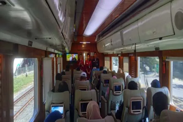 Serunya Piknik Solo-Jakarta dengan KA Wisata Priority, Ini Deretan ...