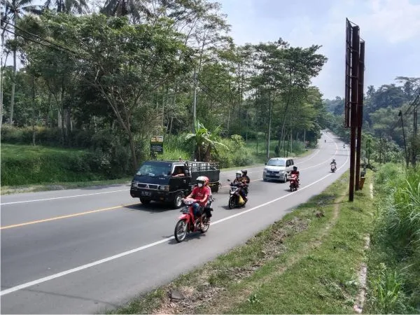 Cara Aman Melintas di Tikungan Bagi Pengendara Motor - Espos.id | Espos Indonesia dari Solo ...