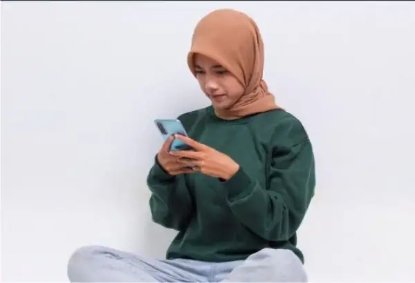 Waspada Penipuan, Ini Cara Kenali PDF Asli dan Palsu di WhatsApp - Espos.id
