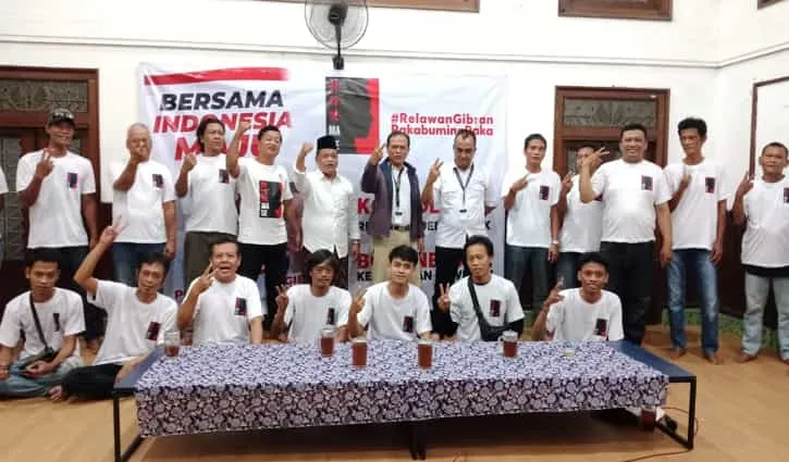 Fakta Baru Teror Relawan Gibran, Pelaku 4 Orang Naik Mobil - Espos.id ... Fakta Baru Teror Relawan Gibran, Pelaku 4 Orang Naik Mobil - Espos.id ...