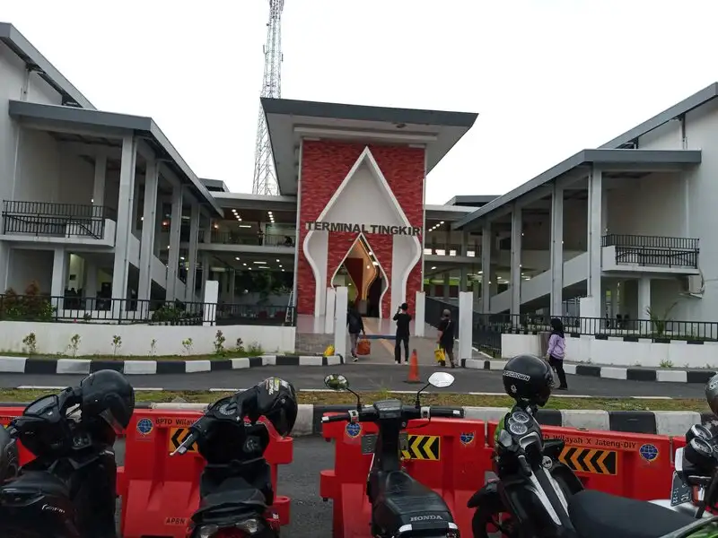 Fasilitasi Pemudik, Terminal Tingkir Salatiga Gelar Salat Id di Lahan ...
