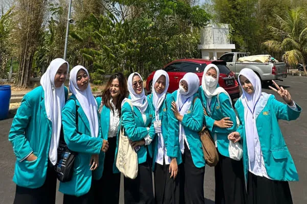 Cerita Unik Mahasiswi Kristen Kuliah di Universitas Muhammadiyah Surakarta - Espos.id